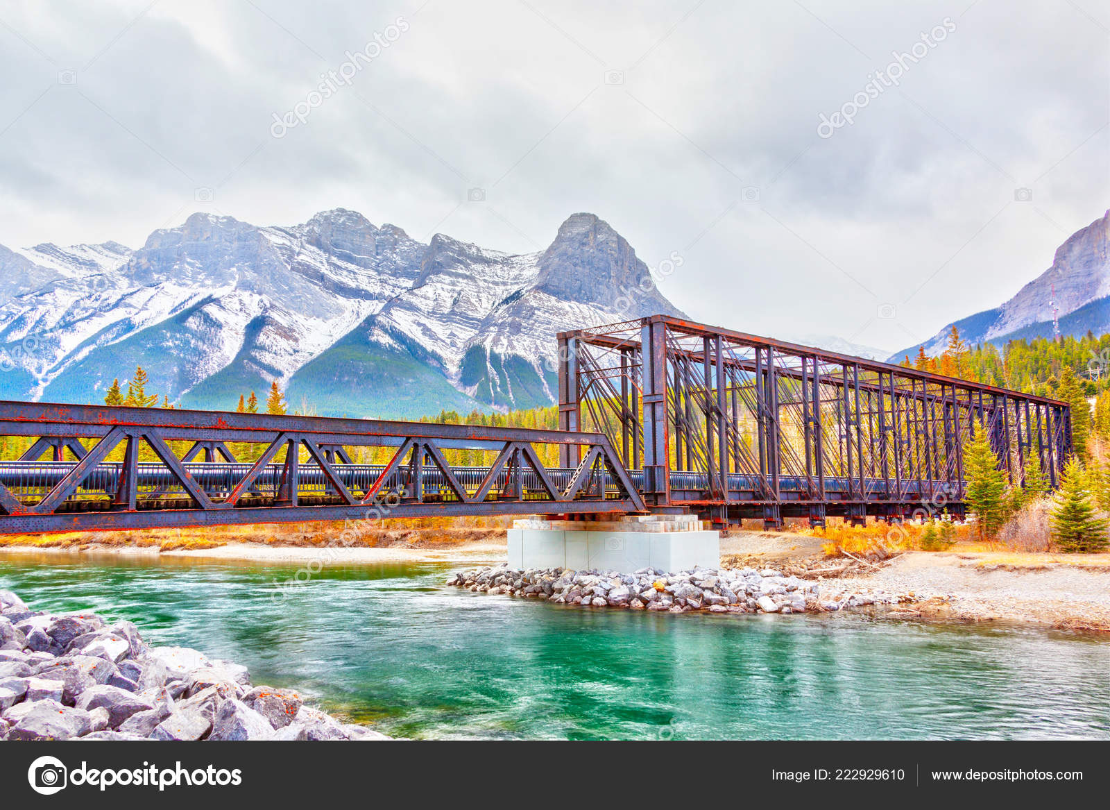 Historic Canmore Engine Bridge Est Pont Treillis Qui Enjambe Rivière ...