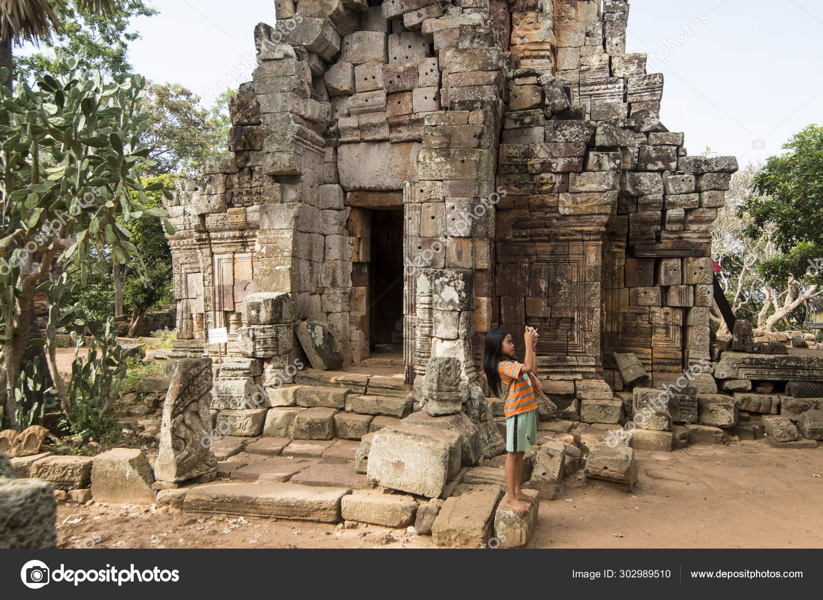 CAMBODIA BATTAMBANG WAT BANAN TEMPLE – Stock Editorial Photo © urf ...