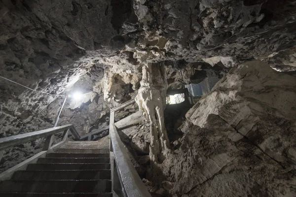 CAMBODIA BATTAMBANG KILLING CAVE SAMPEAU – Stock Editorial Photo © urf ...