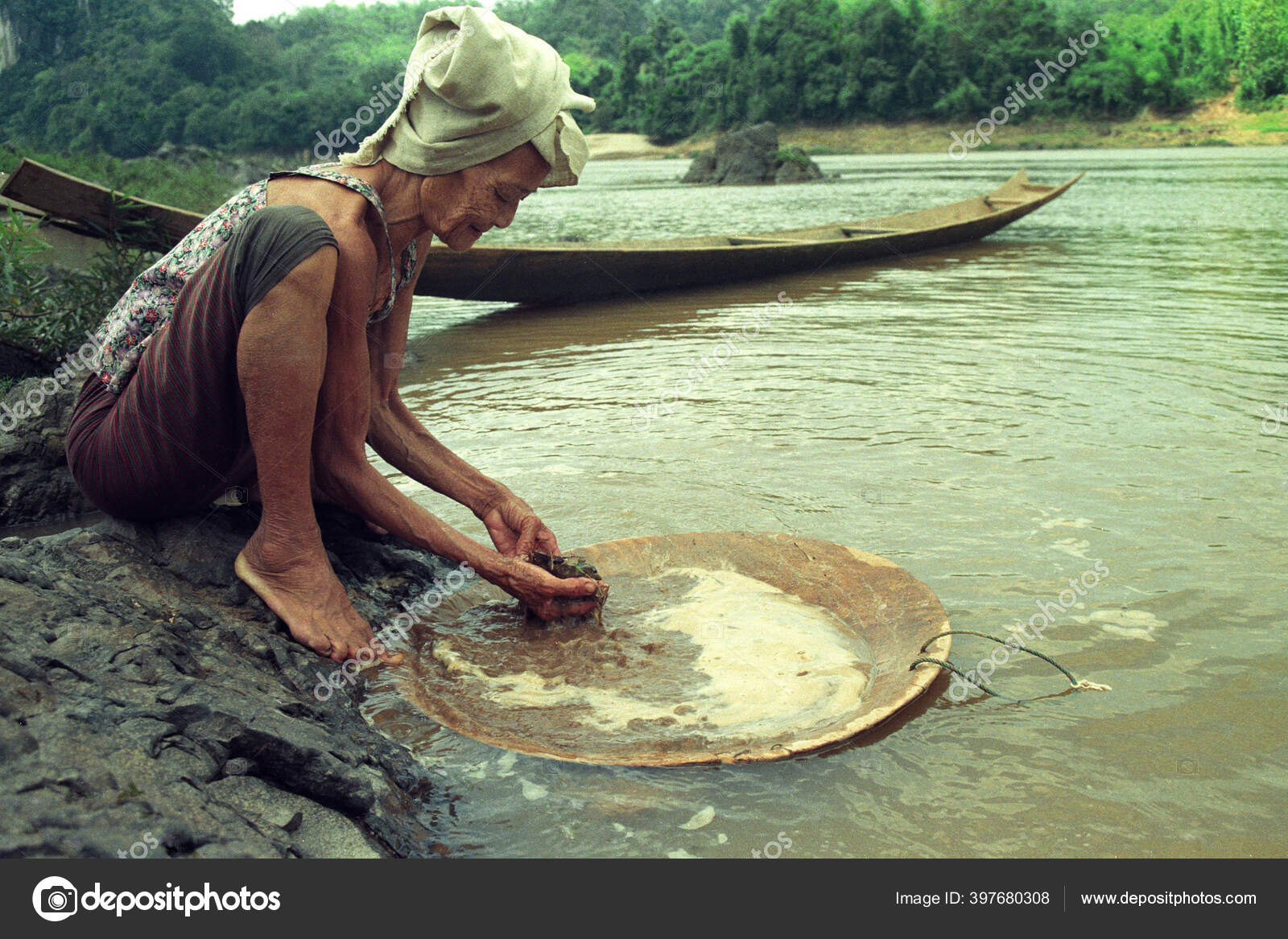 Women Washing Gold Mekong River Town Luang Prabang Lao North – Stock ...