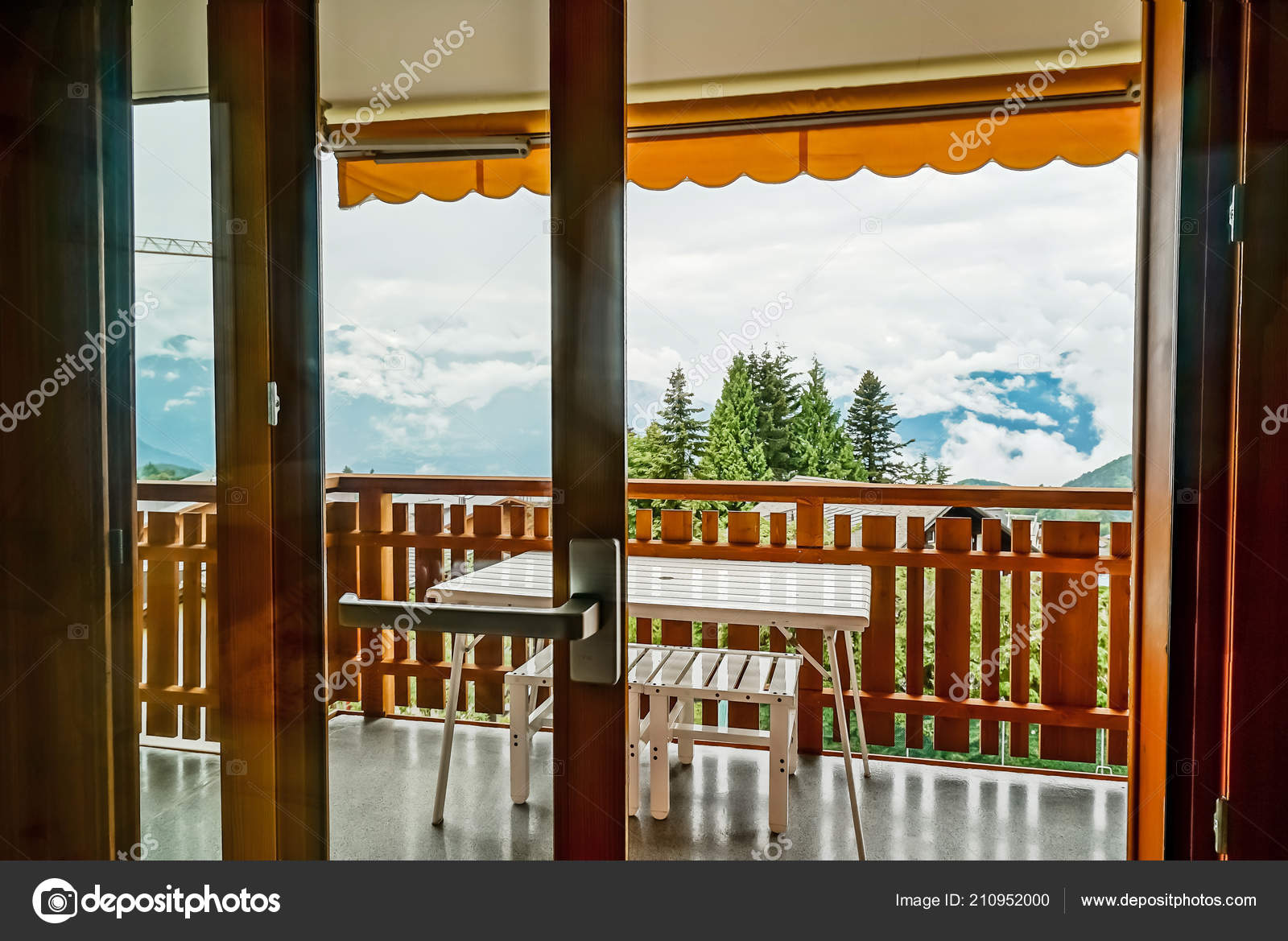 Porta Correr Renovada Para Varanda Conforto Sistema Vidro Ergonômico ...