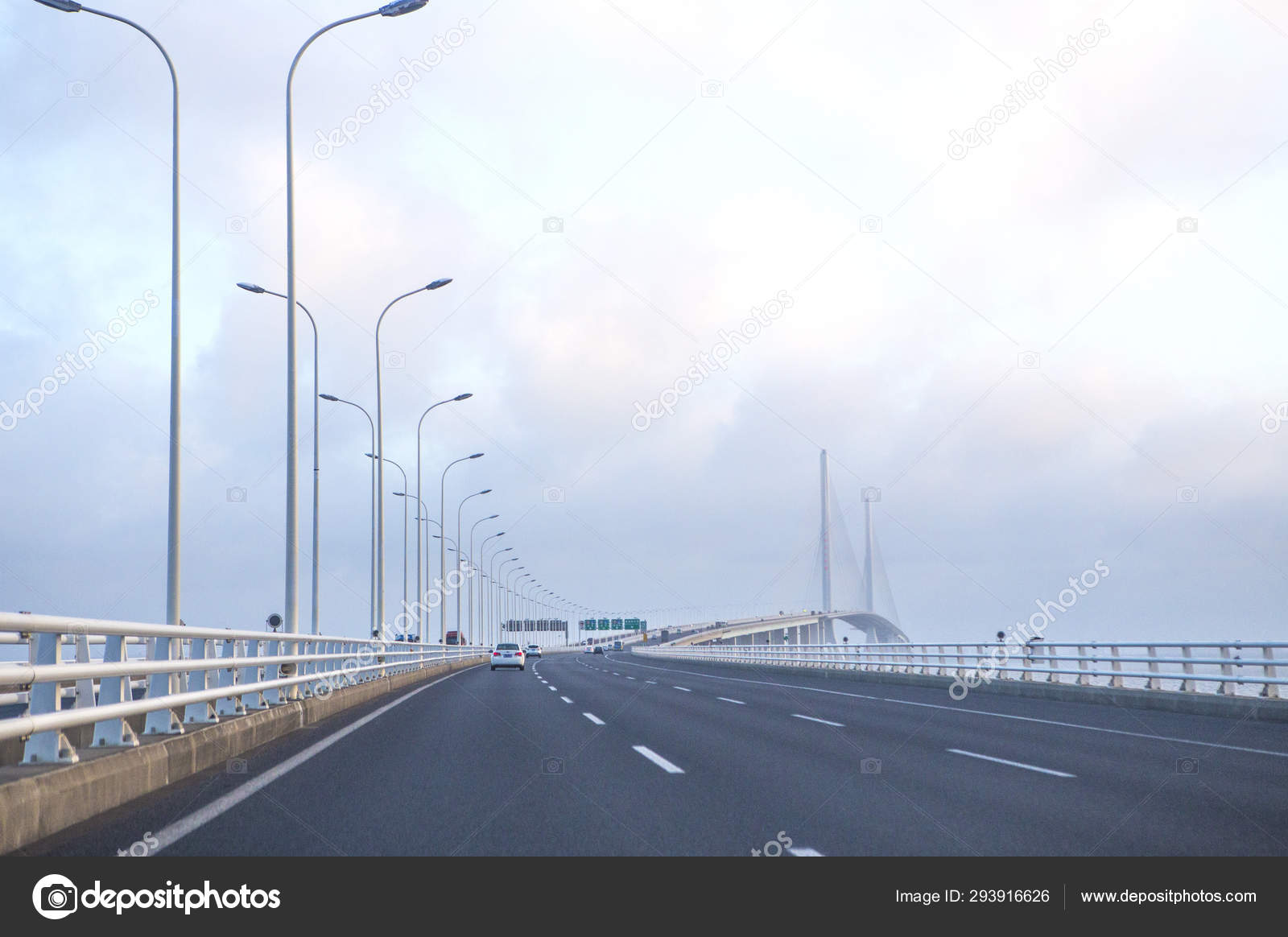 Shanghai Yangtze River Bridge Which Links Chongming Changxing Islands ...