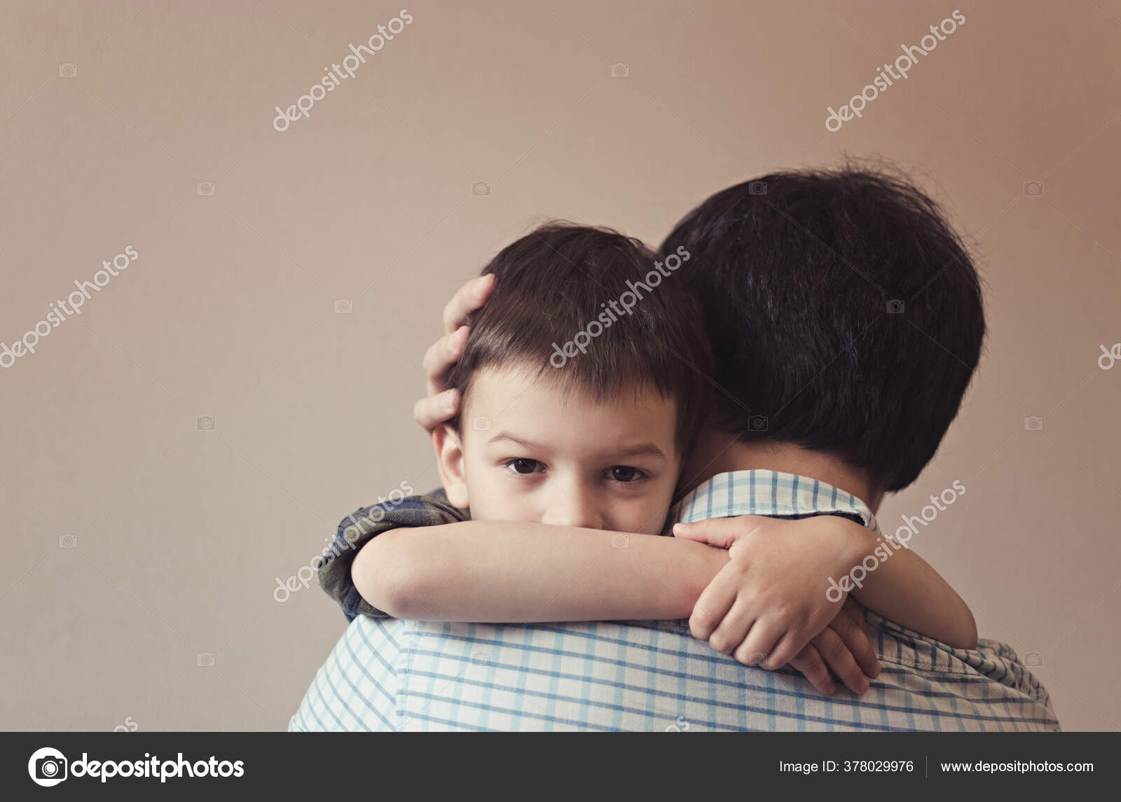 Sad Son Hugging Dad Background Beige Walls Copy Space Concept — Stock ...