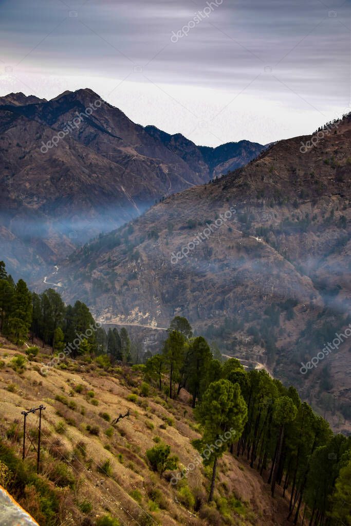 Montaña Nublada de la Cordillera de Sankri - vista desde el pueblo de ...