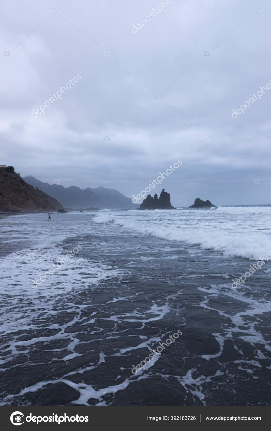 Scary Rock Beach Cloudy Day — Stock Photo © raulslot #392183726