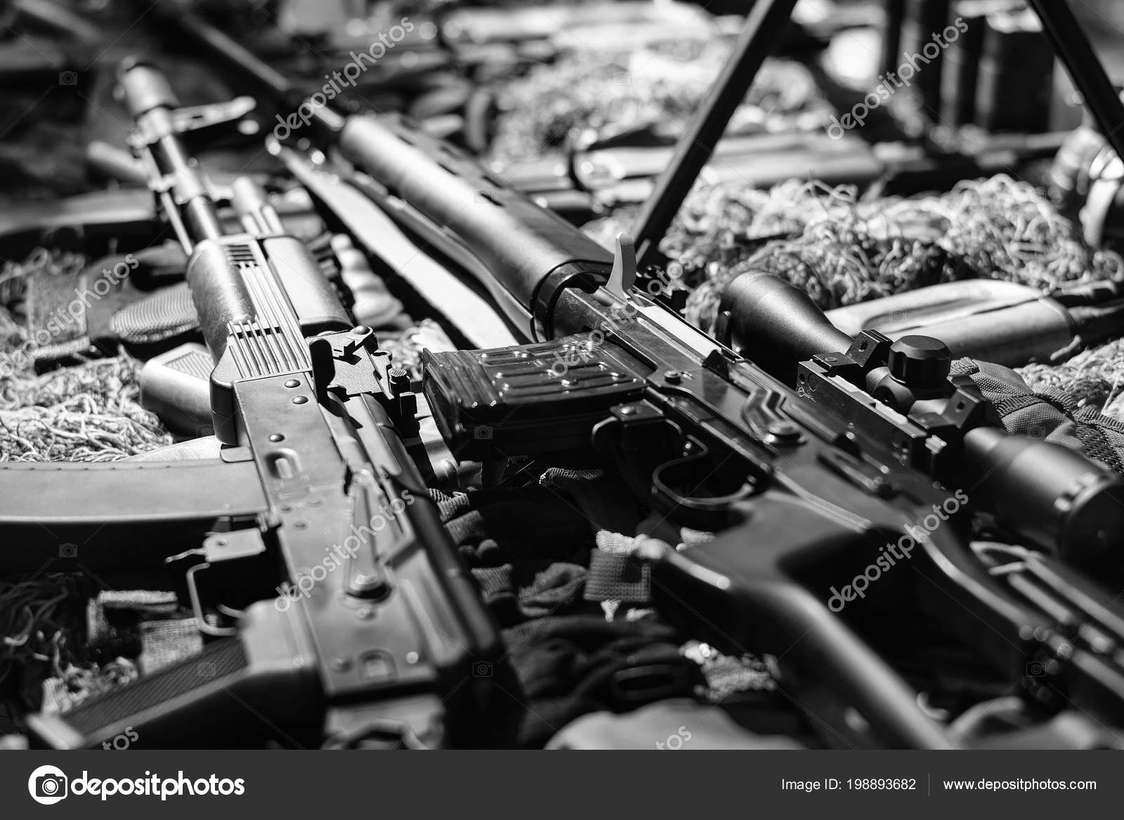 Automatic rifle. War guns arsenal — Stock Photo © Tverdohlib.com #198893682