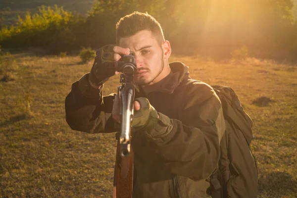 Chasseur fotos de stock, imágenes de Chasseur sin royalties | Depositphotos