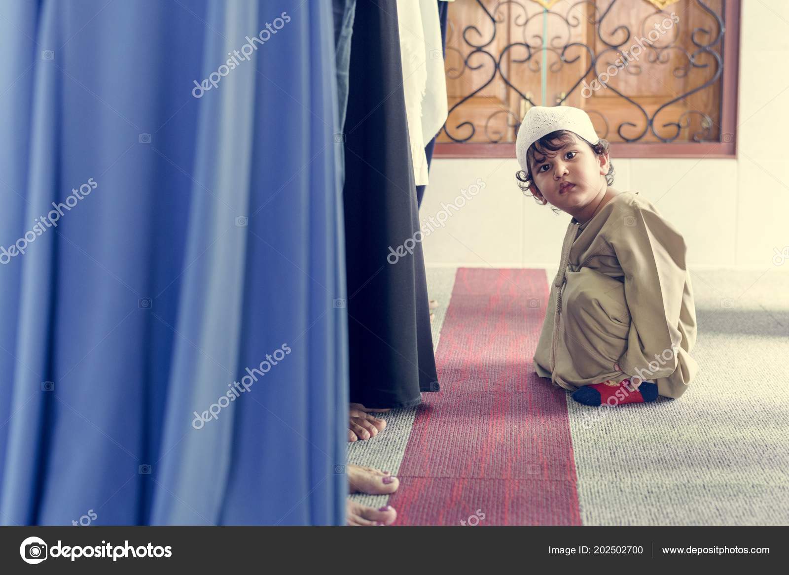 Niño Musulmán Mezquita — Foto de stock #202502700 © Rawpixel