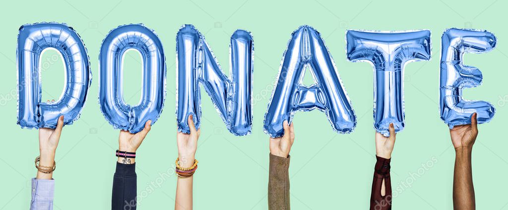Globos de alfabeto azul que forman la palabra donar 2022
