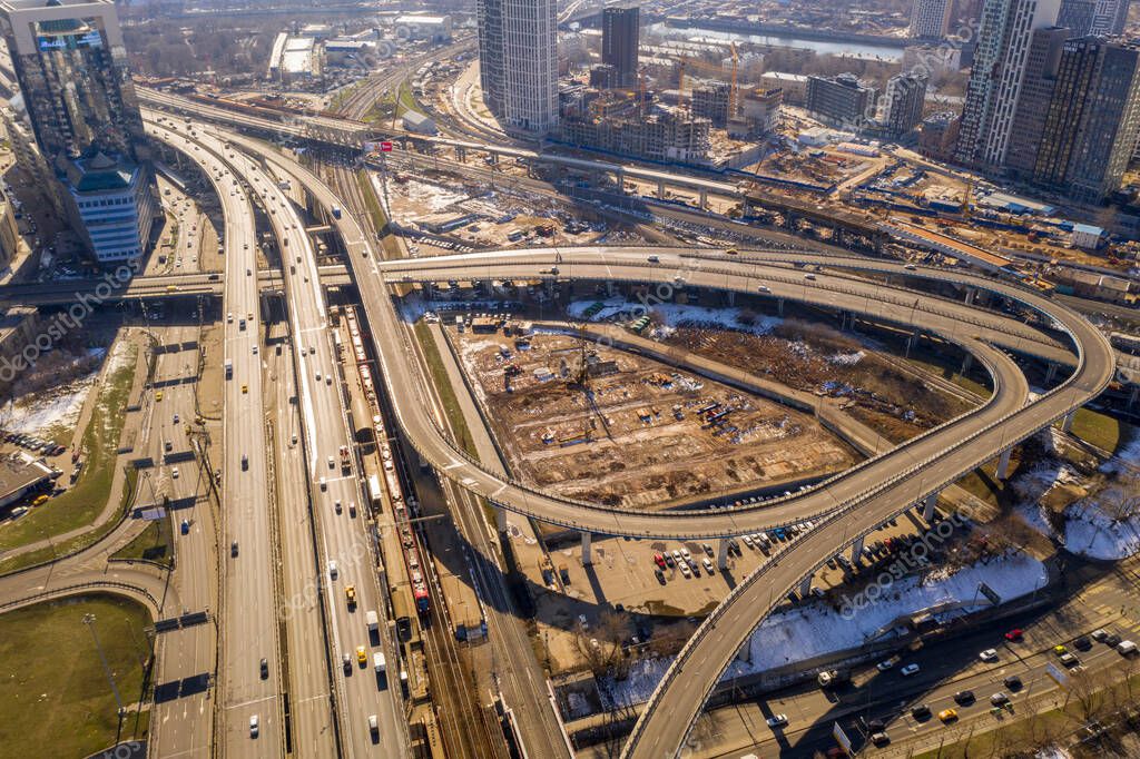 vistas panorámicas de las intersecciones de tráfico de las ...
