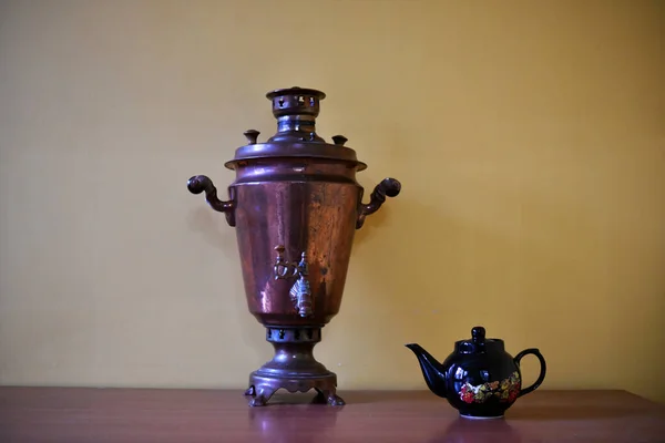Gamla ryska te samovar images libres de droit, photos de Gamla ryska te ...