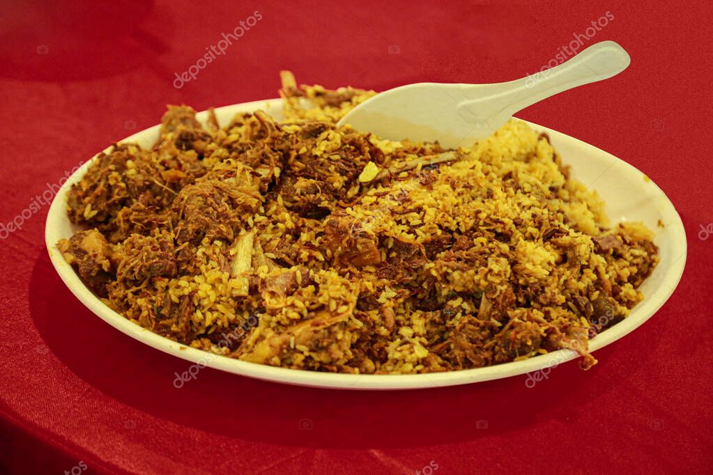 pollo biriyani- pollo dum biriyani en estilo indio del sur con ...