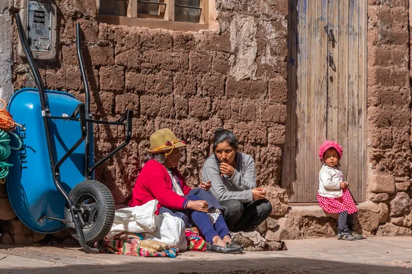 Familia peruana Stock Photos, Royalty Free Familia peruana Images ...