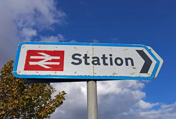 Shadwell station sign Stock Photos, Royalty Free Shadwell station sign ...