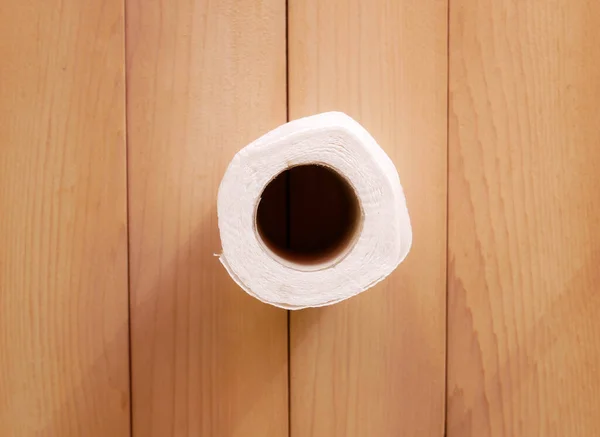 2,000,000+ imágenes de Porta rollo de papel higienico de madera ...