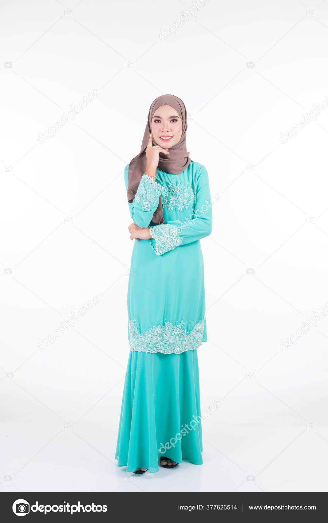 Beautiful Female Muslim Model Various Poses Wearing Modern Kurung Hijab ...