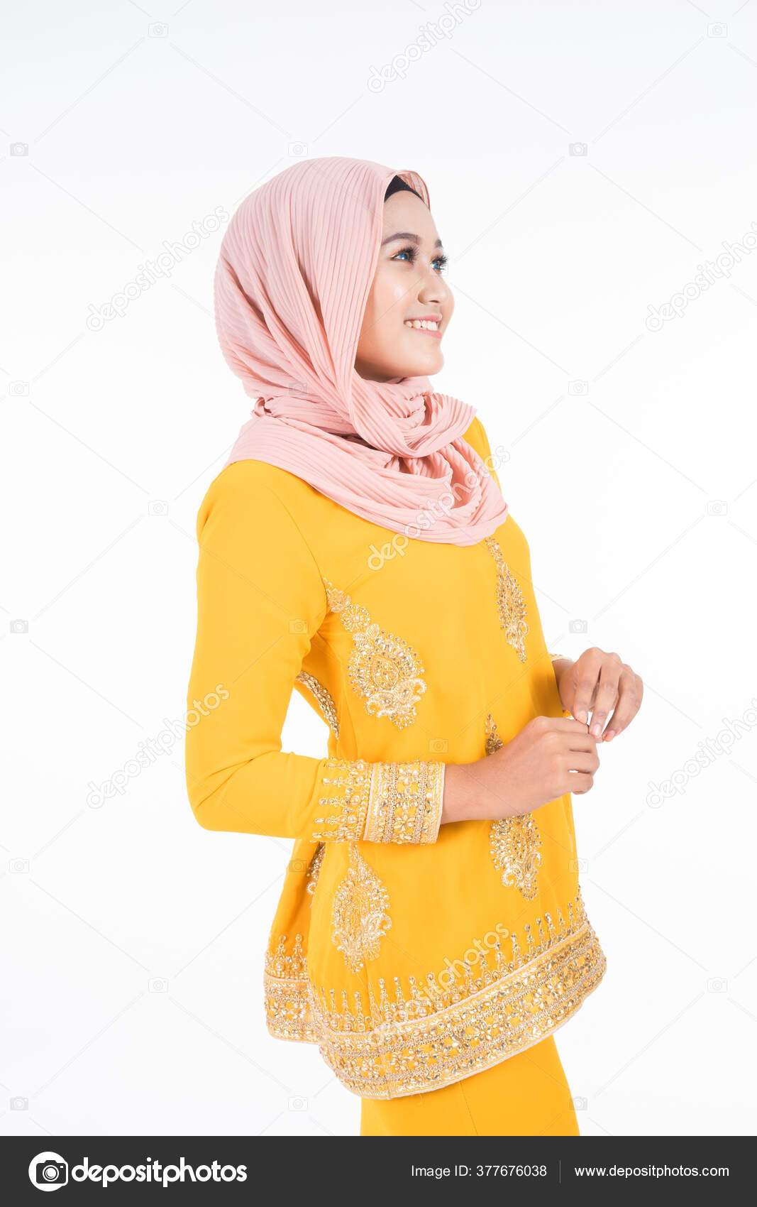 Beautiful Female Muslim Model Various Poses Wearing Modern Kurung Hijab ...