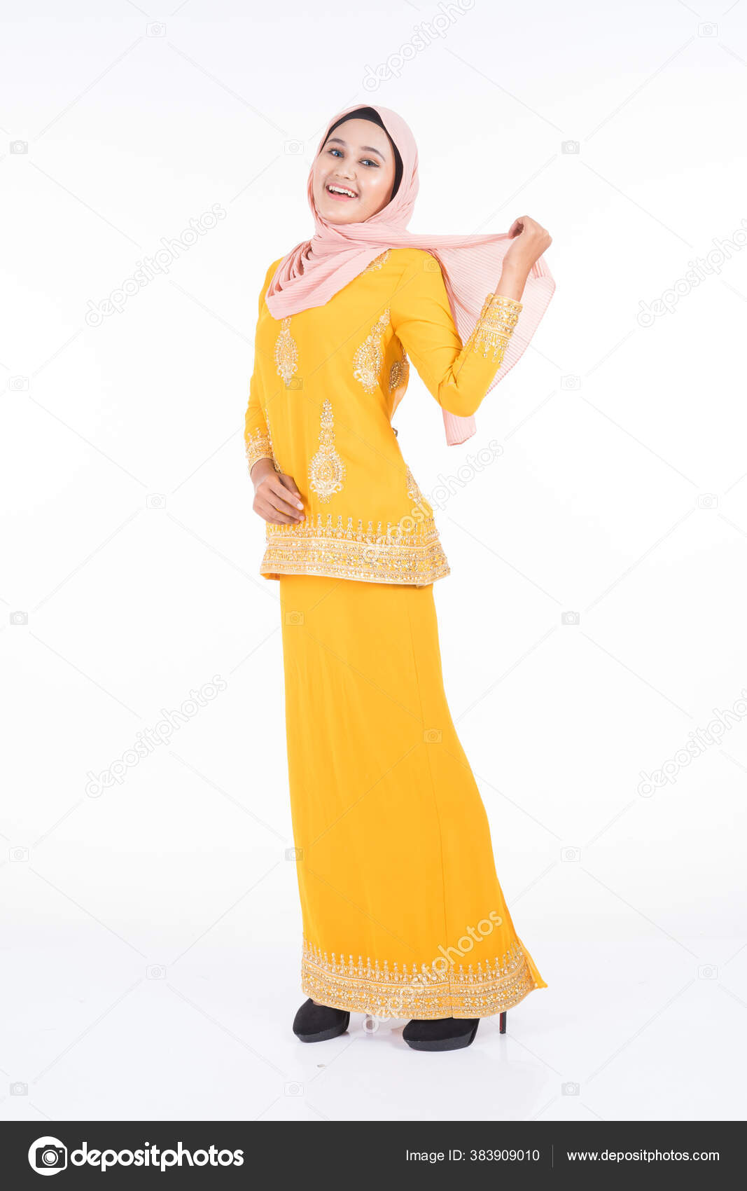 Beautiful Female Muslim Model Various Poses Wearing Modern Kurung Hijab ...