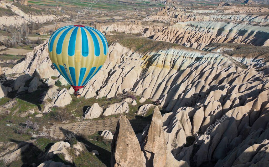 Impresionante paseo en globo aerostático sobre las famosas formaciones ...