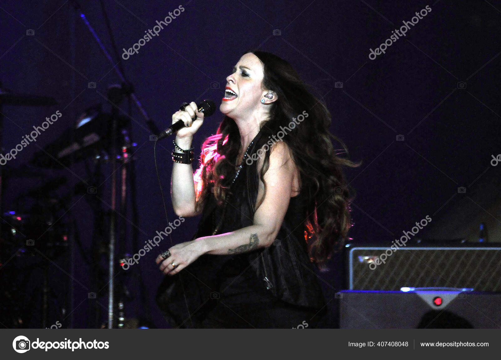 Rio Janeiro December 2009 Singer Alanis Morrissette Presentation Her ...