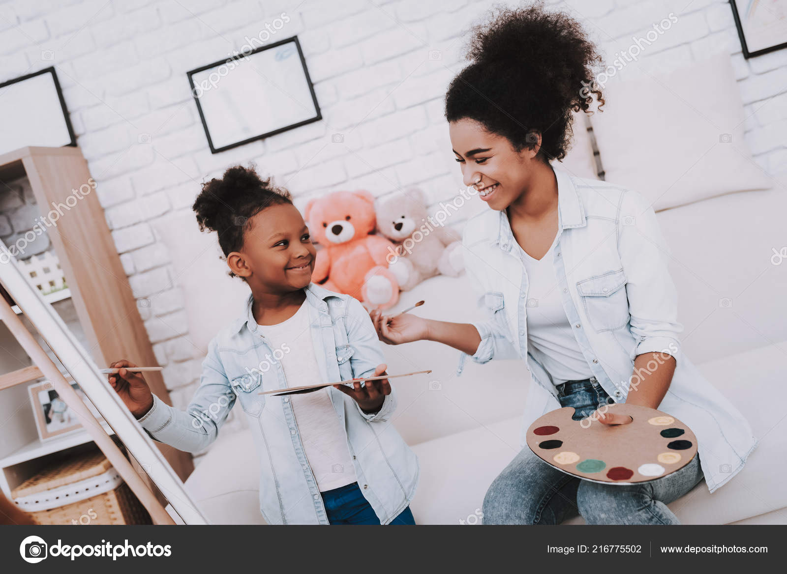 Mother Teacher Little Girl Relax Mother Daughter Girl Mother Mulatto ...