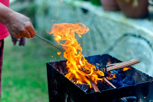 Aboriginal people cooking Stock Photos, Royalty Free Aboriginal people ...