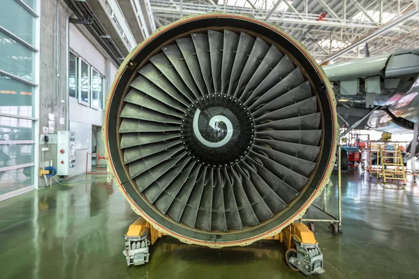 Aircraft jet engine Stock Photos, Royalty Free Aircraft jet engine ...