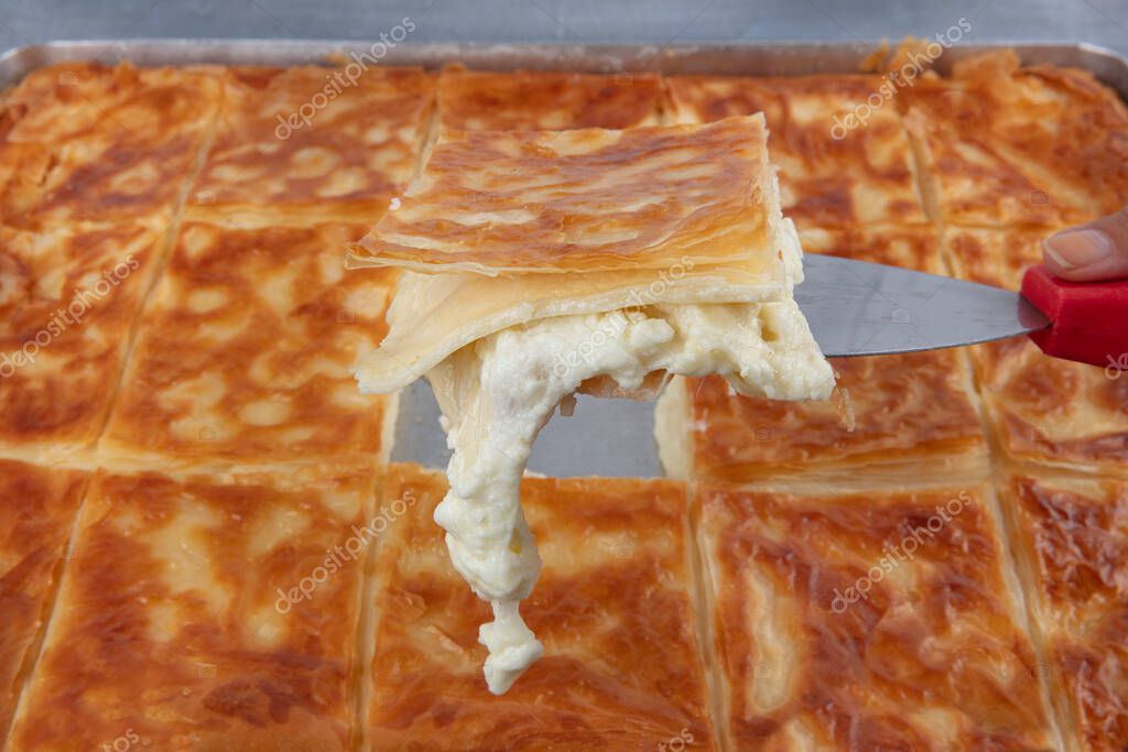 Pasteles tradicionales turcos: Pastelería de agua con queso (Su boregi ...