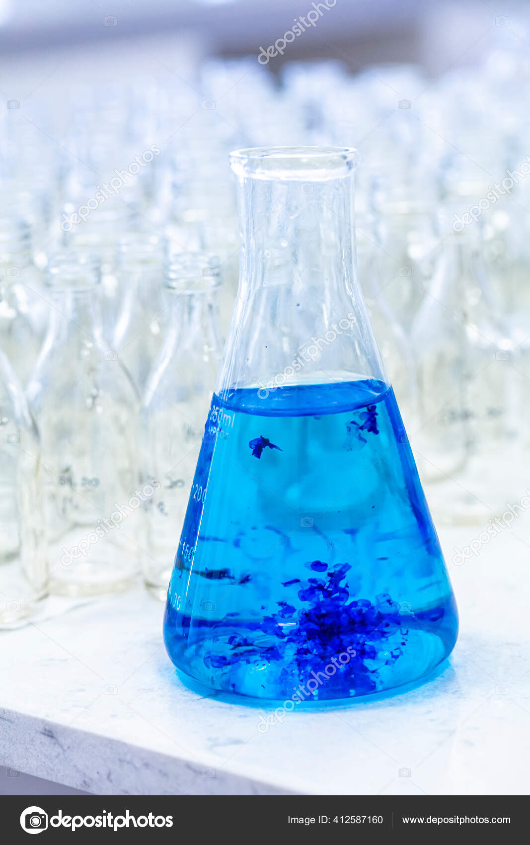 Blue Solution Methylene Blue Erlenmeyer Experiments Chemistry ...