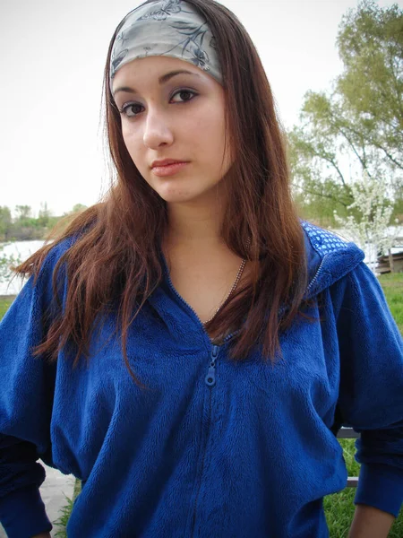 Chica simple fotos de stock, imágenes de Chica simple sin royalties ...