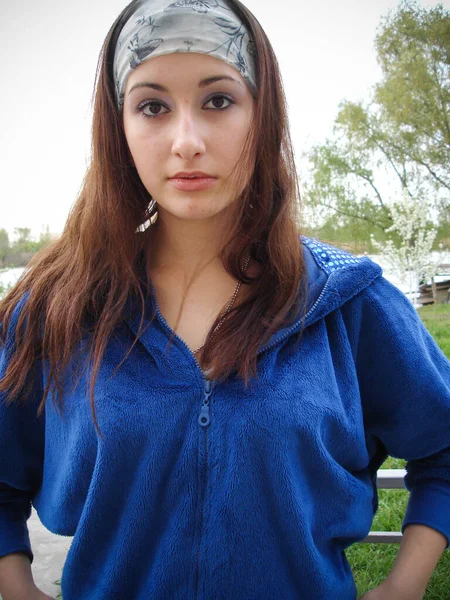 Chica simple fotos de stock, imágenes de Chica simple sin royalties ...