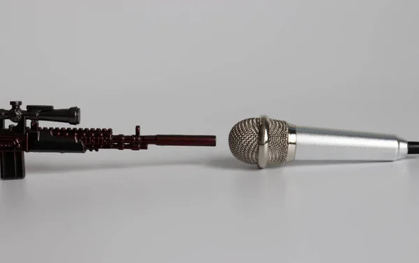 Microphone gun images libres de droit, photos de Microphone gun ...