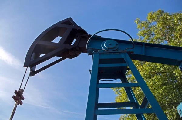 Pumping unit Stock Photos, Royalty Free Pumping unit Images | Depositphotos