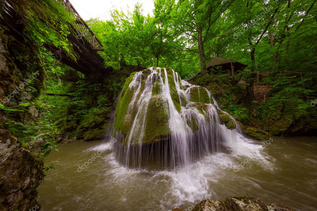 Cascada Bigar en Rumania - una de las cascadas m s bellas del pa s. 2024