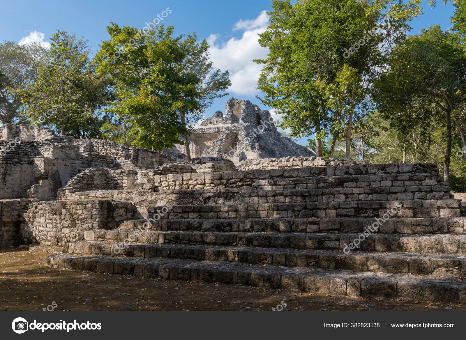 Las Ruinas Antigua Ciudad Maya Becan Campeche México — Foto de stock ...