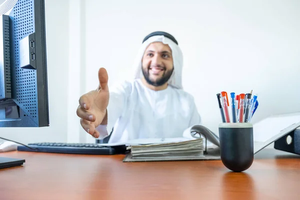 Emirati office people Stock Photos, Royalty Free Emirati office people ...