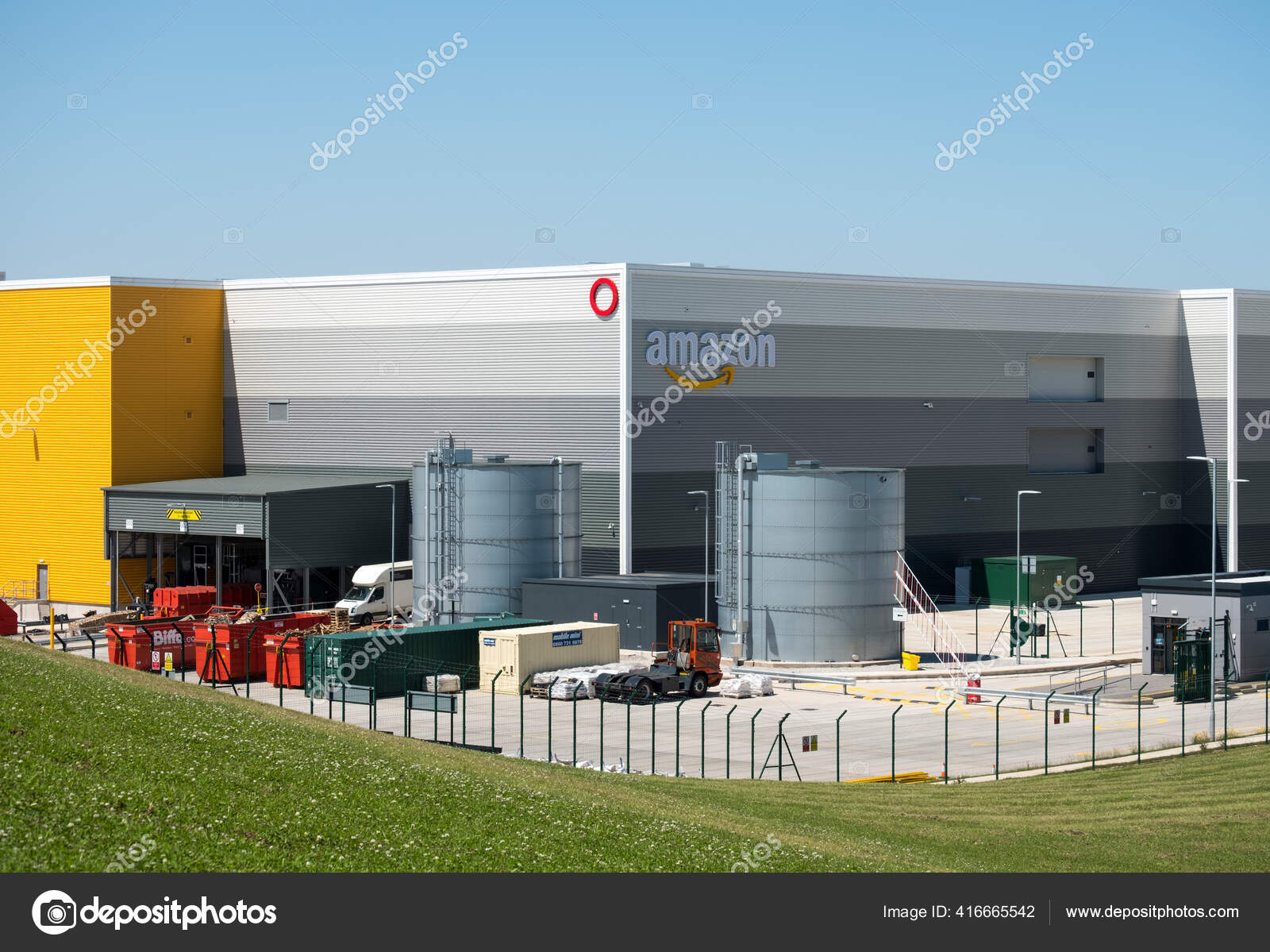 New Amazon Warehouse Building — Stock Editorial Photo © SimonXT2 #416665542