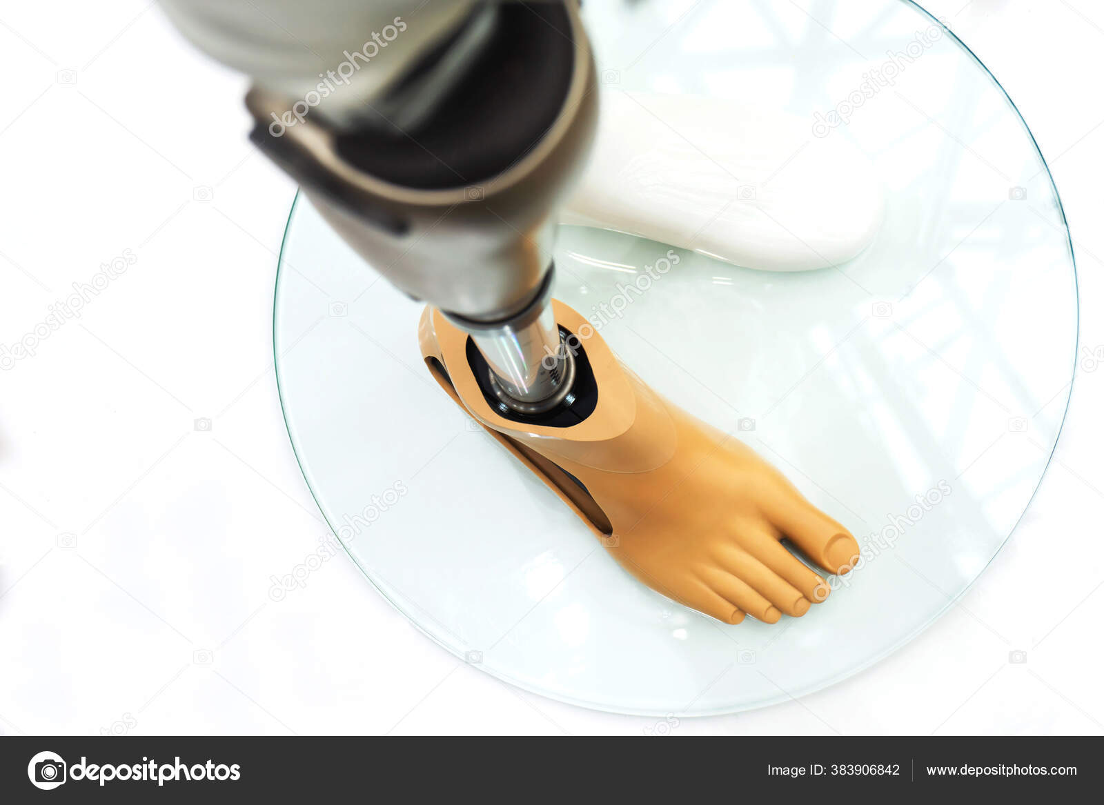 Modern Prosthetic Leg Demonstration Modern Prosthetic Technologies Foot ...