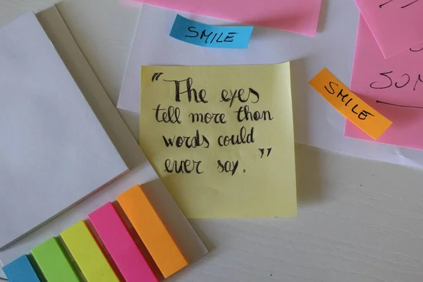 Palavras atenciosas fotos de stock, imágenes de Palavras atenciosas sin ...