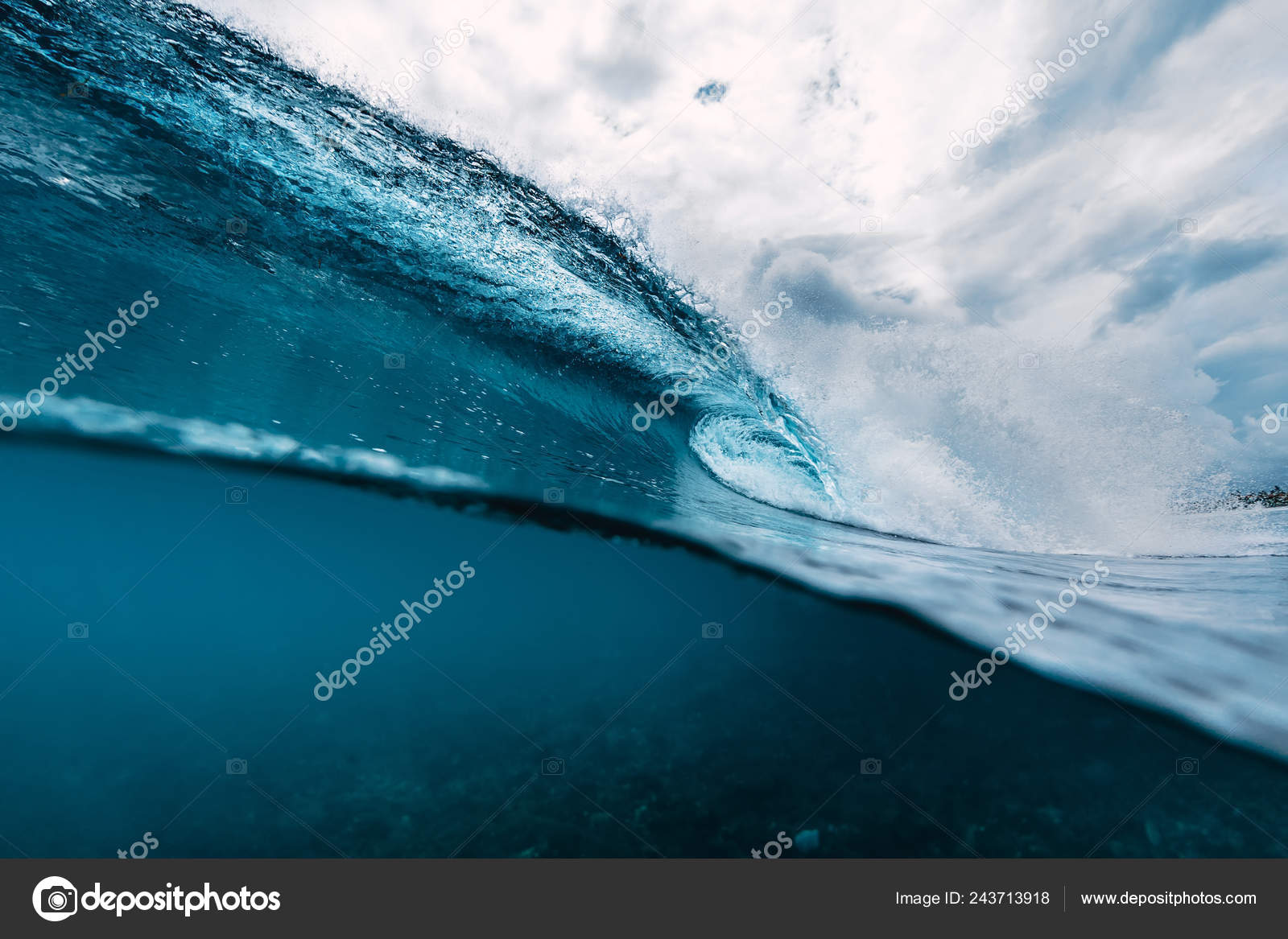 Blue Wave Ocean Breaking Wave Oahu — Stock Photo © Keola #243713918