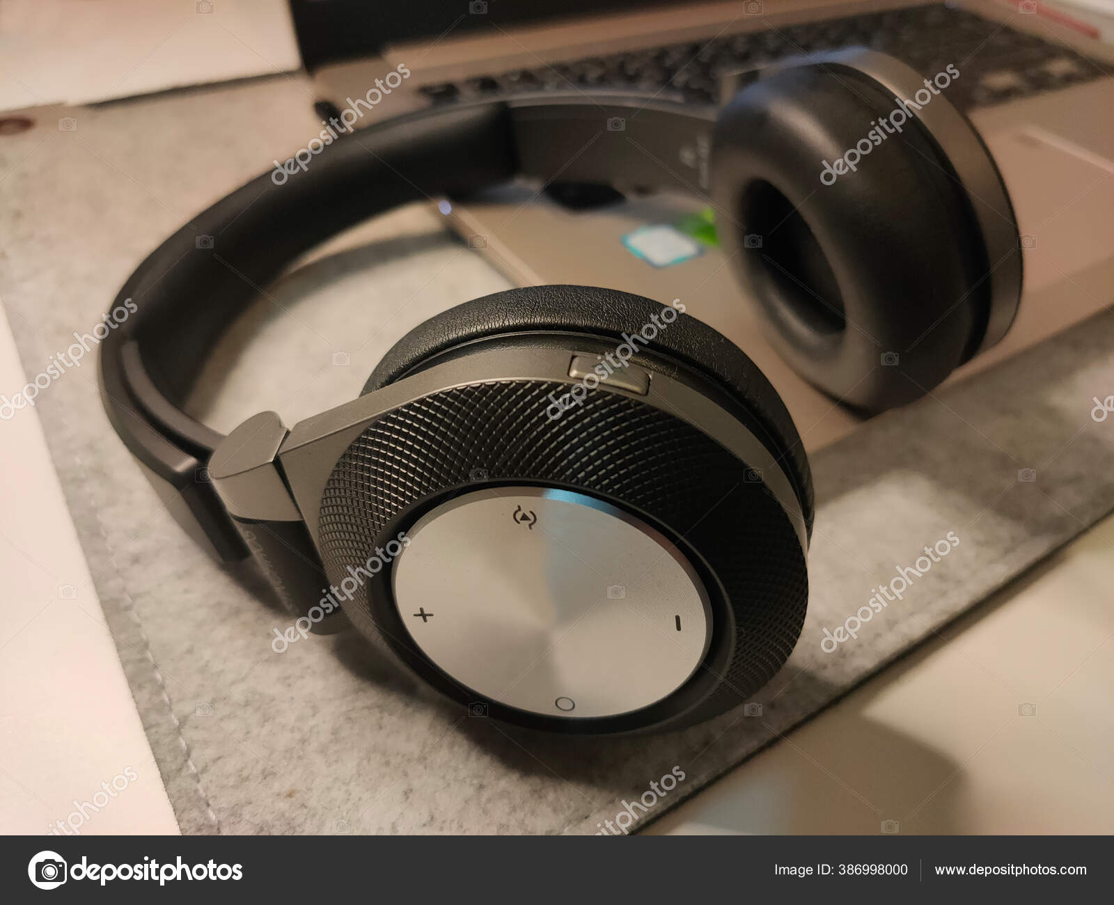 Headphones Table — Stock Photo © BigSingingStudio #386998000