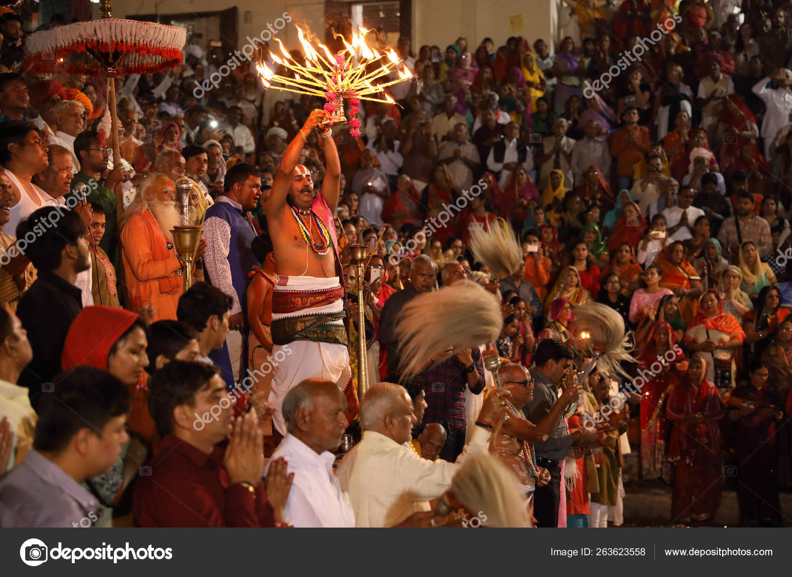 Pushkar India November 2018 Unidentified Pilgrims Witness Maha Aarti ...