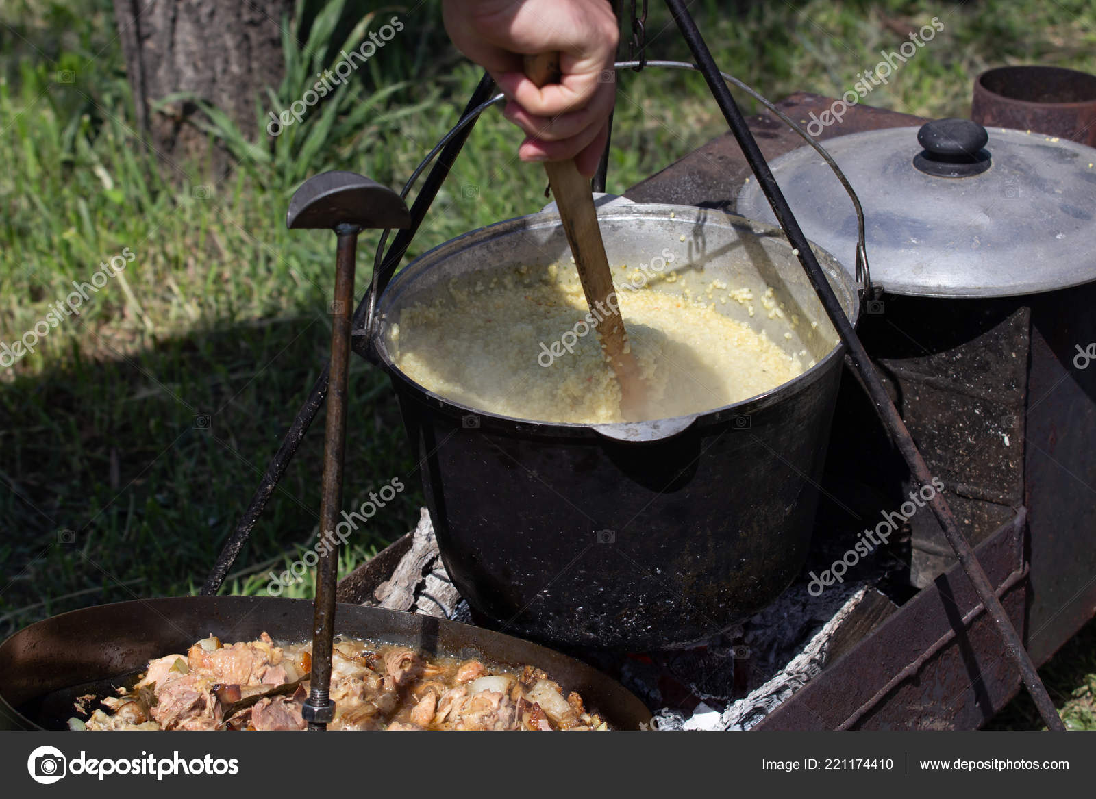 Black Cauldron Fire Prepare Porridge Stock Photo by ©scherbinator 221174410