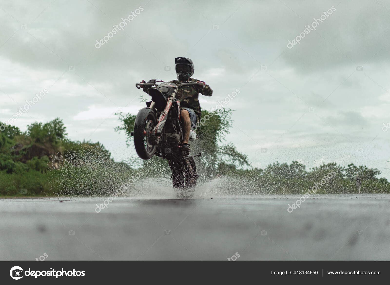 Man Motorcycle Doing Stunts Motorcycle One Wheel — Stock Photo ...
