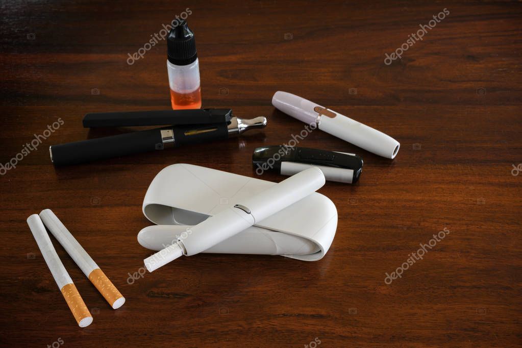 diferentes sistemas de humo en comparación, cigarrillo normal ...