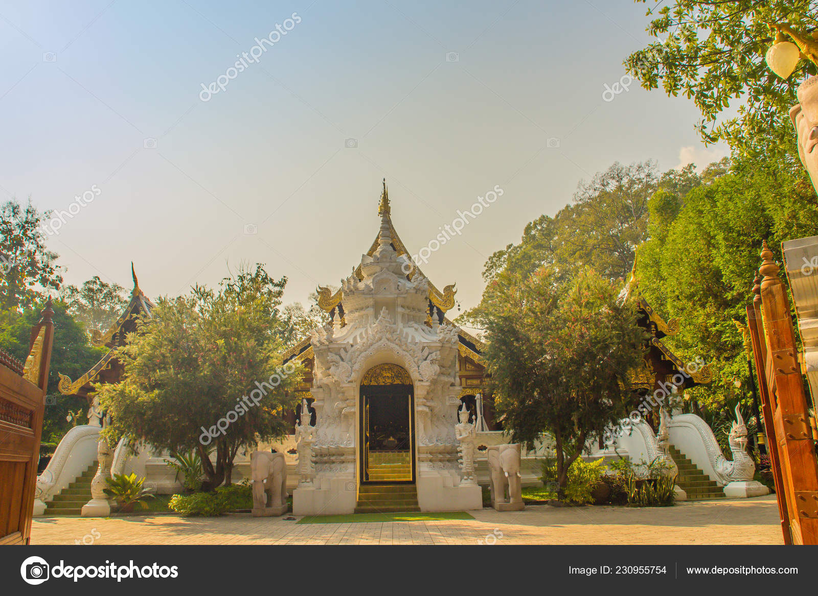 Beautiful Buddhist Temple Entrance Gate Church Wat Ram Poeng Tapotaram ...