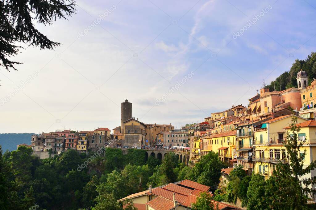 Nemi, Roma, Catelli Romani-BelvedereNemi, un pequeño y hermoso pueblo ...
