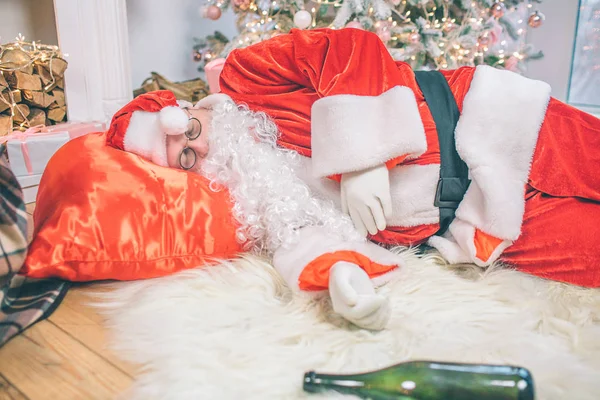 Drunk santa claus Stock Photos, Royalty Free Drunk santa claus Images ...