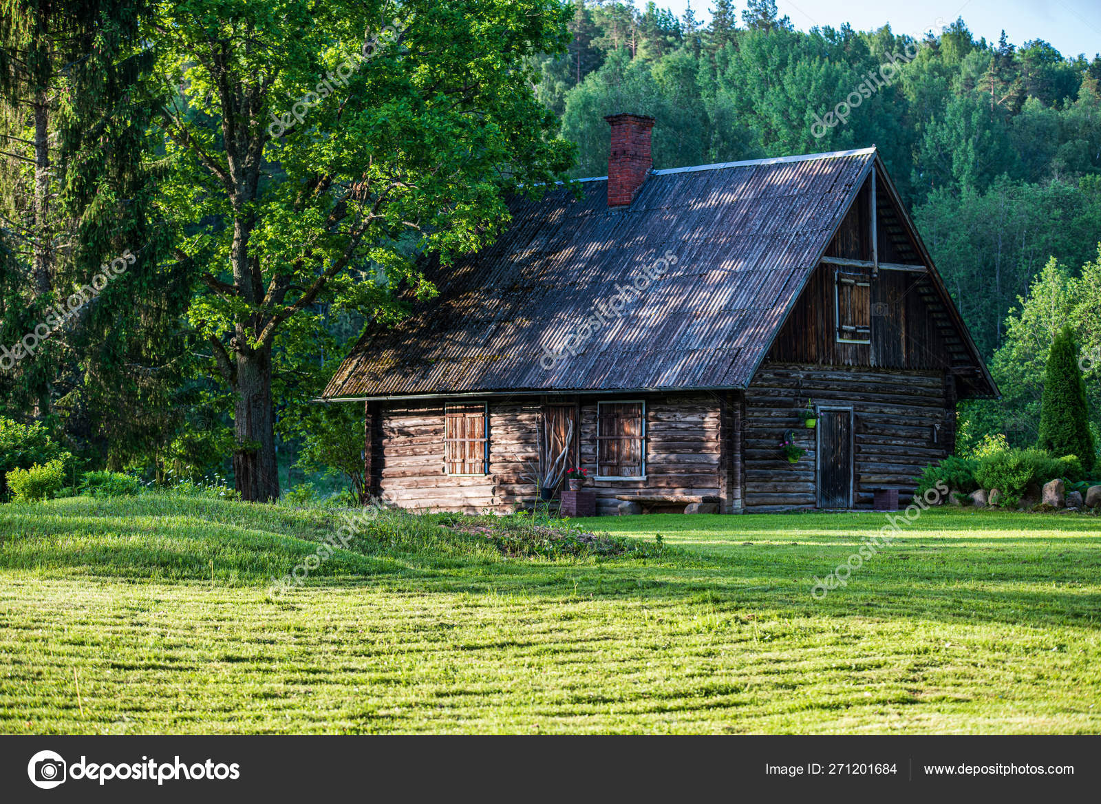 Old wooden plank building structure in countryside — Stock Photo ...