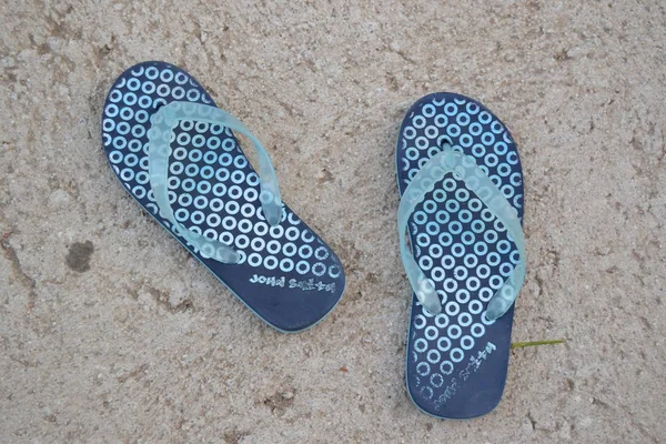 Chanclas para hombre fotos de stock, imágenes de Chanclas para hombre ...